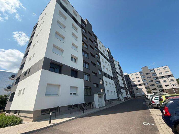 Appartement à louer - Neudorf Est Centre, Strasbourg - 4 pièces