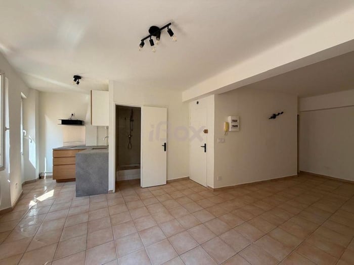 Appartement 1 pièce à Cuers, à louer