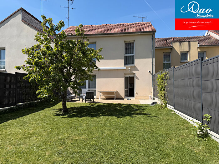 Maison 5 pièces à Sainte-Savine, à vendre