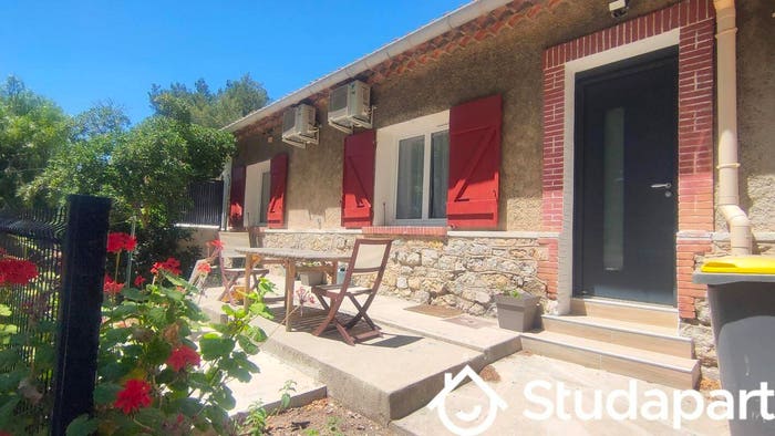 Nord Est, Ollioules : Appartement 1 pièce à louer