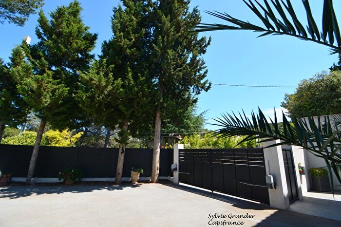 Maison 6 pièces à vendre à Salon-de-Provence, Hautes Viougues, Saint-Come, Pavillon
