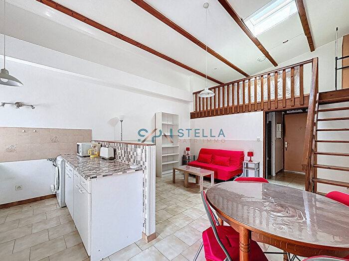 Appartement à louer - Ajaccio, La Viletta, Pietrina, Gare - 1 pièce