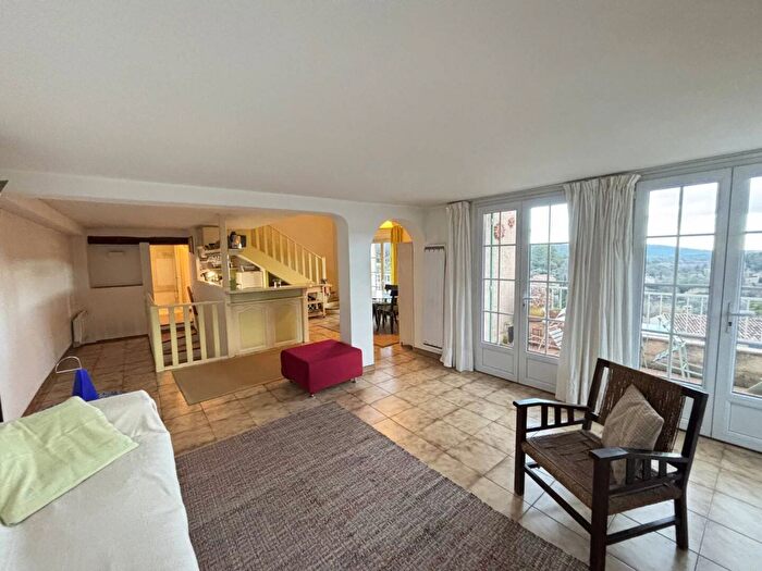 Appartement à louer - Figanières - 4 pièces - 3 chambres