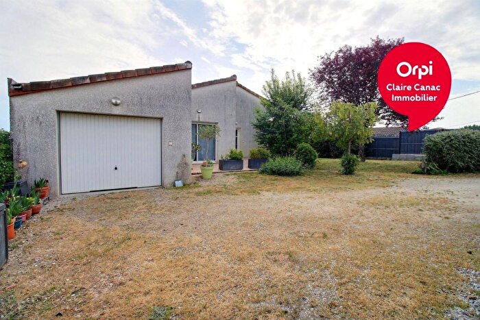 En Germier-Pech-Clauzades, Lavaur : Maison 4 pièces à louer