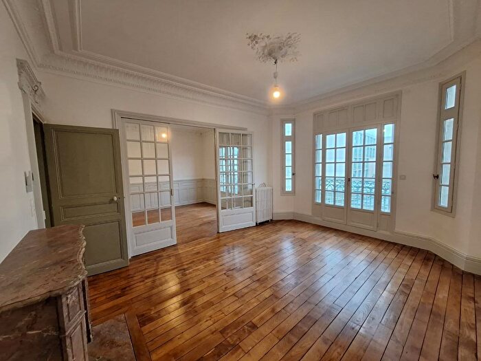 Appartement à louer - Quartiers Centre, Saint-Hélier, Gare - 4 pièces - 2 chambres