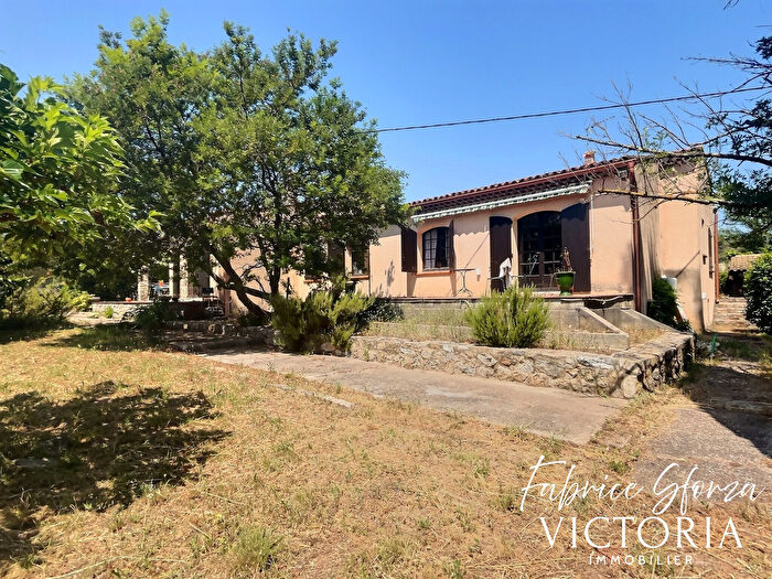 Maison à vendre - Puget-Ville - 7 pièces - 4 chambres