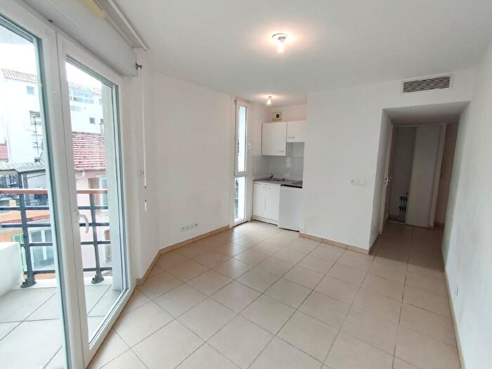 Nice, Saint-Roch : Appartement 1 pièce à louer