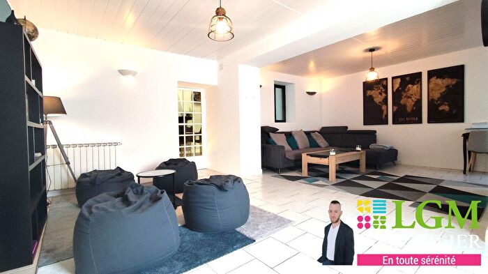 Maison à vendre - Ciré-dAunis - 5 pièces - 3 chambres