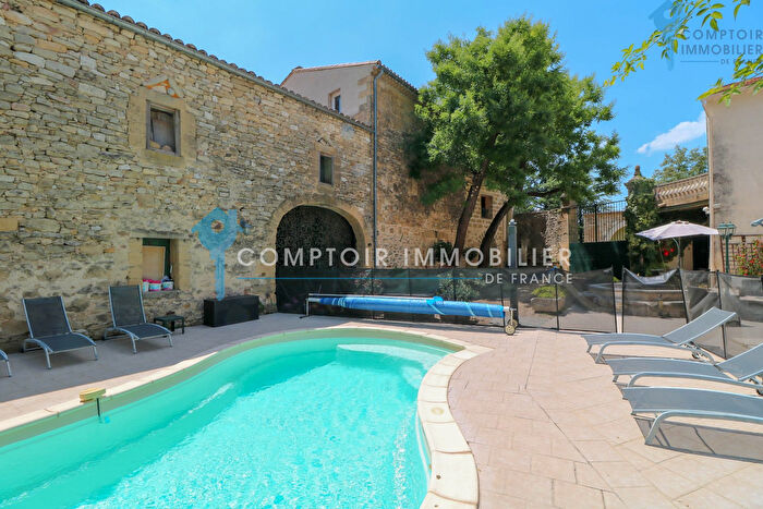 Maison 13 pièces à Montaren-et-Saint-Médiers, à vendre