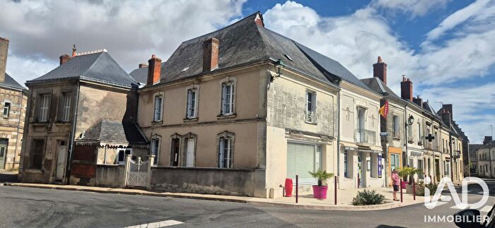 Neuvy-le-Roi : Maison 10 pièces à vendre