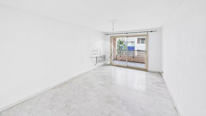 Appartement à vendre - Saint-Raphaël, Centre-ville - 2 pièces - 1 chambre