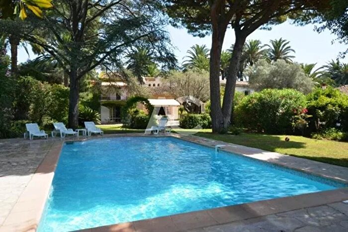Antibes, Juan-les-Pins, Le Cap : Maison 8 pièces à vendre