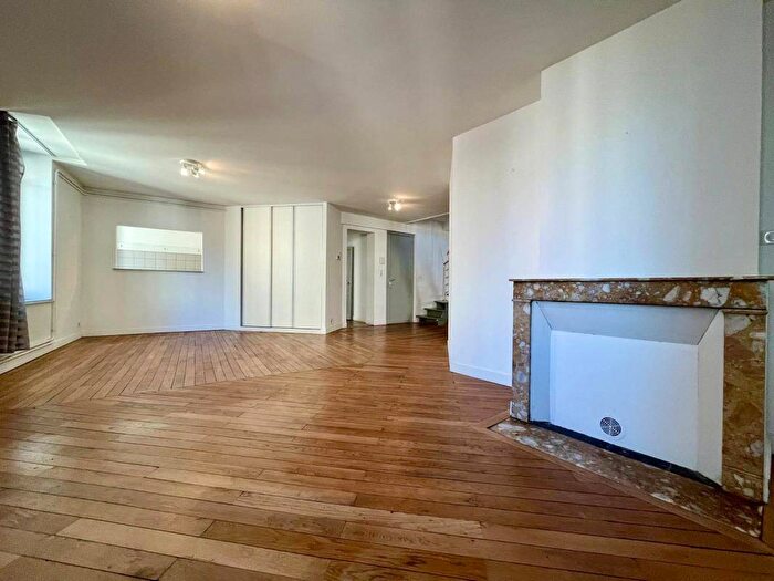 Centre-Hôtel de Ville, Limoges : Appartement 7 pièces à louer