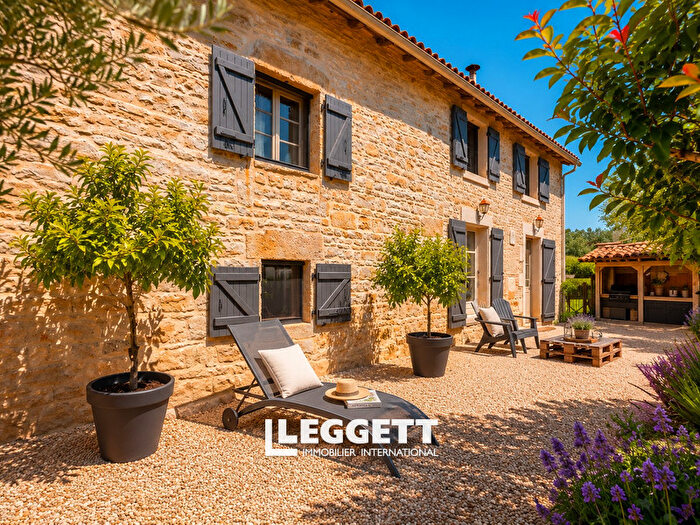 Maison 6 pièces à Nanteuil-en-Vallée, à vendre