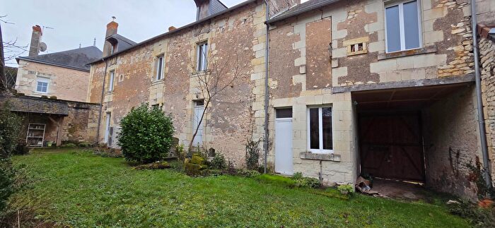 Maison à vendre - Monthoiron - 9 pièces - 4 chambres