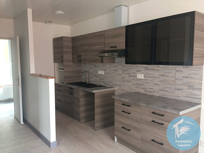 Appartement à louer - Thizy - 5 pièces - 4 chambres