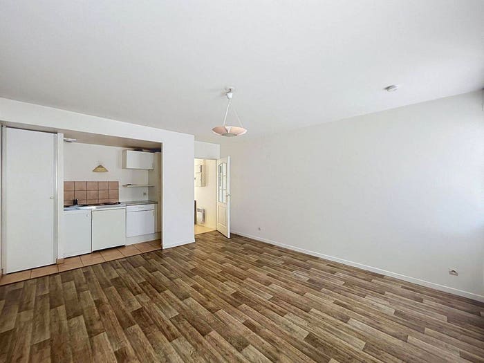 Chemin Vert-Europe, Reims : Appartement 1 pièce à louer