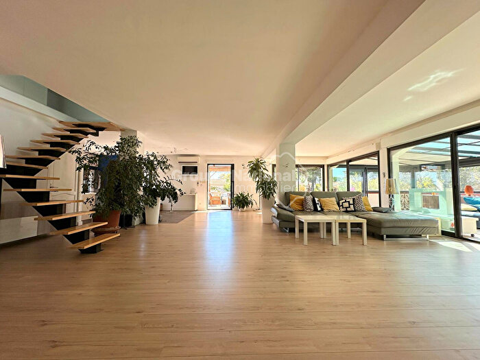 Maison à vendre - Valergues - 7 pièces - 5 chambres