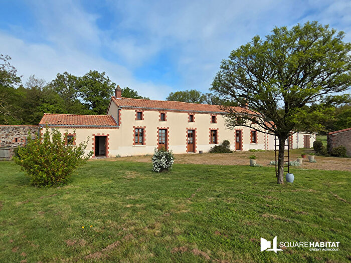 Chanteloup-les-Bois - Maison 6 pièces à vendre
