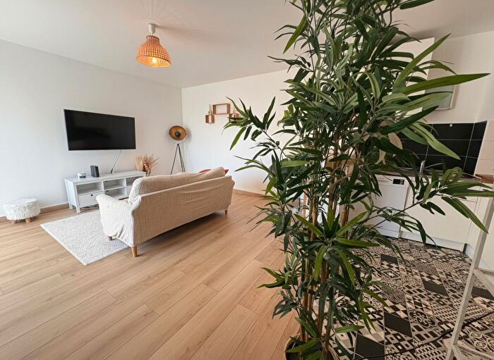 Neuilly-sur-Marne, Fauvettes Sud : Appartement 2 pièces à louer