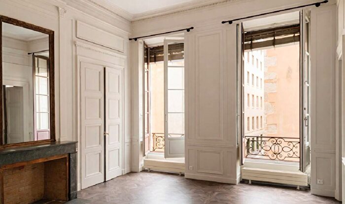 Appartement à louer - Vieux Lyon, Lyon ème arrondissement - 3 pièces - 2 chambres