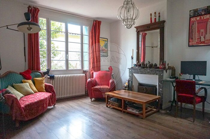 Maisons à vendre et appartements à louer - 1