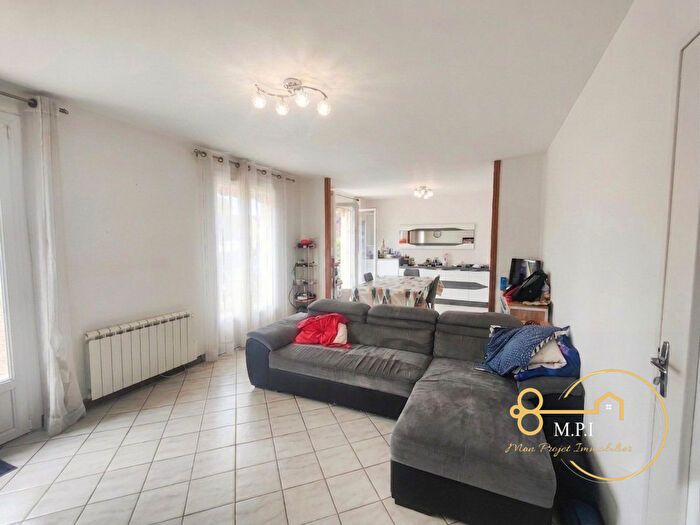 Maison 5 pièces à Cerisé, à vendre