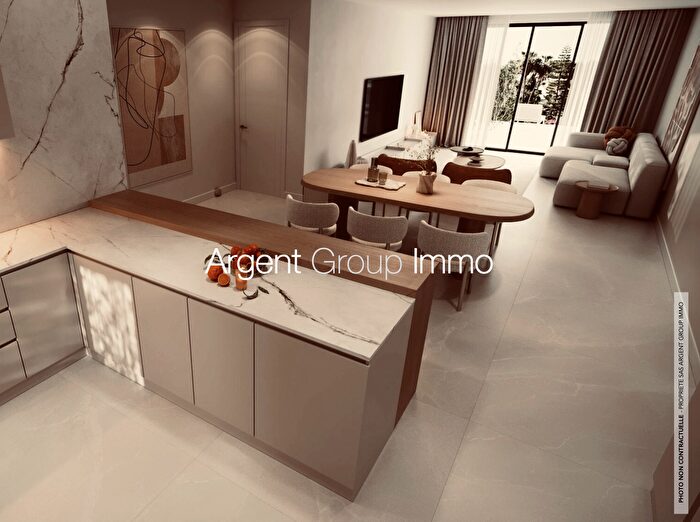 Appartement à vendre - Hyères, Centre-ville - 3 pièces - 2 chambres