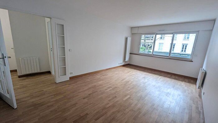 Appartement à louer - Dupleix-Motte Picquet, Paris ème arrondissement - 3 pièces - 2 chambres