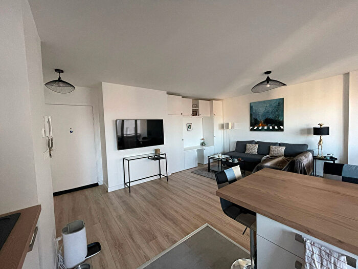 Villeurbanne, Charmettes : Appartement 3 pièces à louer