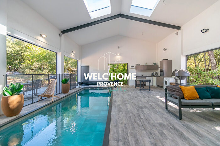 Maison à vendre - Régusse - 13 pièces - 8 chambres