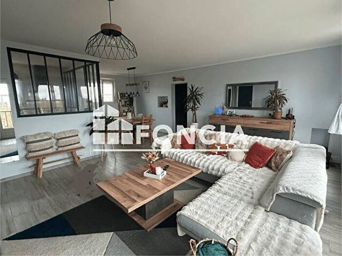 Appartement à louer - Mermoz Clos du Hameau-Vieux Bourg, Saint-Jean-de-Braye - 4 pièces - 3 chambres