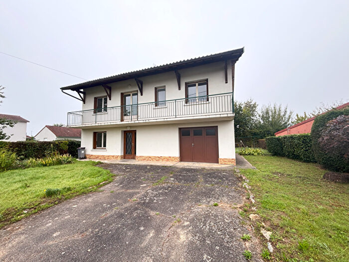 Maison 5 pièces à Saint-Cyr-sur-Menthon, à vendre