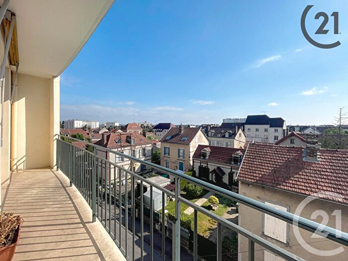 Appartement à vendre - Troyes, Jules Guesde - 4 pièces - 2 chambres