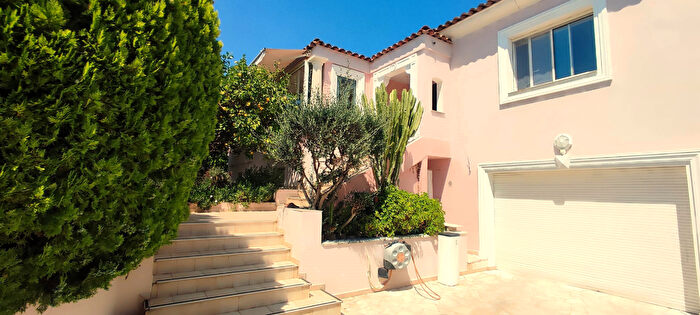 Maison 5 pièces à Cagnes-sur-Mer, Le Val Fleuri, à vendre