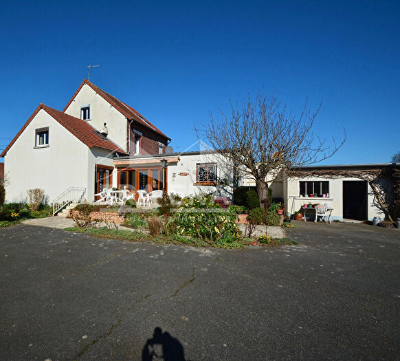 Maison à vendre - Vouël, Vouël - 8 pièces - 5 chambres