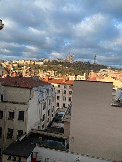 Appartement à louer - Lyon ème arrondissement - 3 pièces - 2 chambres