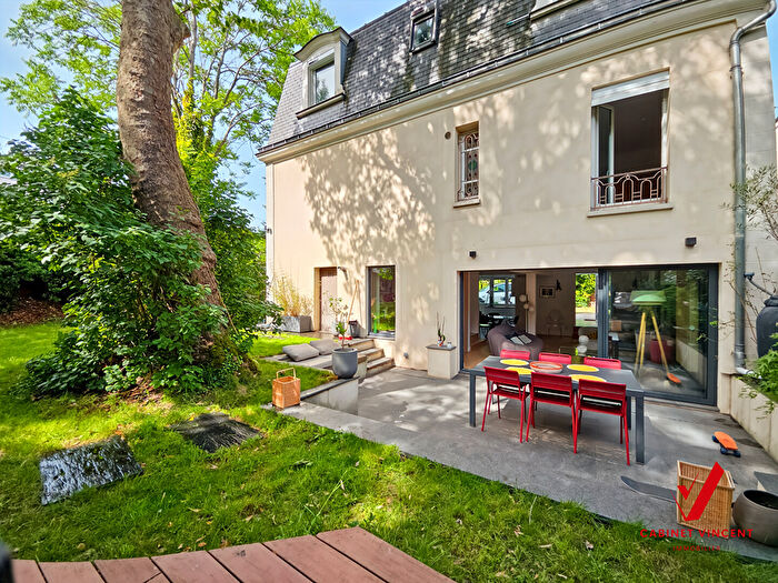 Colombes, Les Vallées : Maison 7 pièces à vendre