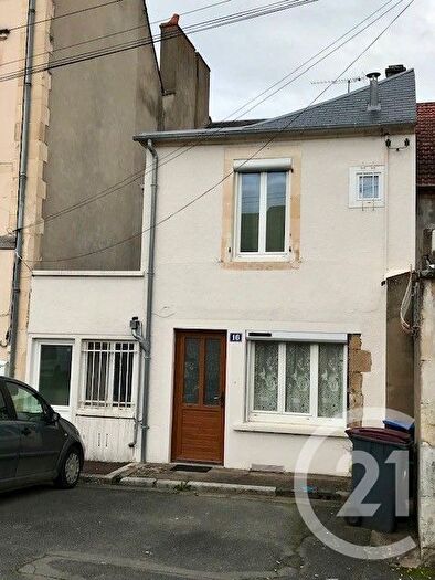 Maison à vendre - Sancoins - 6 pièces - 2 chambres