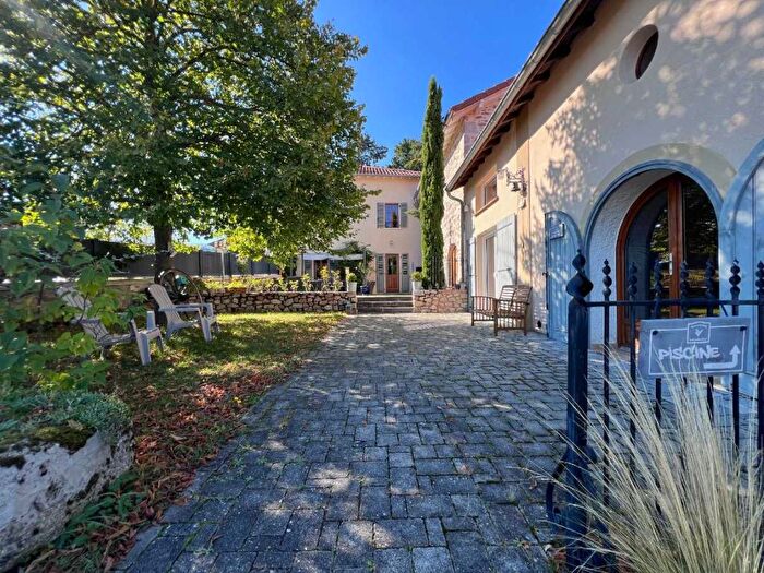 Renaison : Maison 17 pièces à vendre