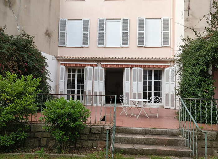 Maison 12 pièces à Solliès-Pont, à vendre