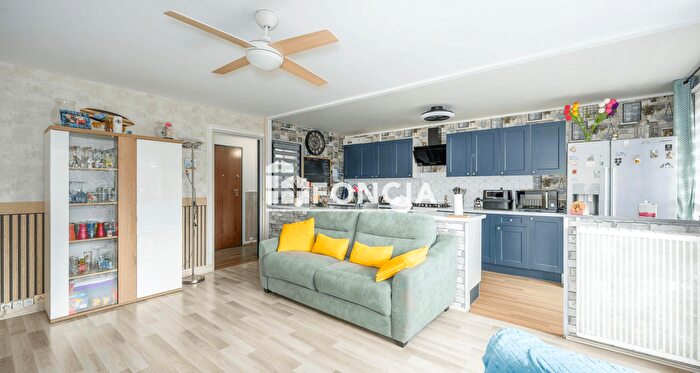 Appartement 4 pièces à Combs-la-Ville, Vieux Pays, à vendre