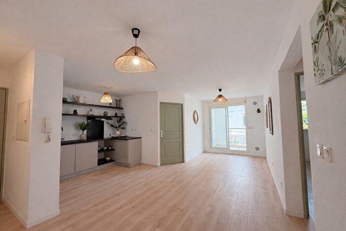 Appartement à vendre - Saint-Denis, Bois de Nèfles, Sainte-Clotilde - 3 pièces - 2 chambres