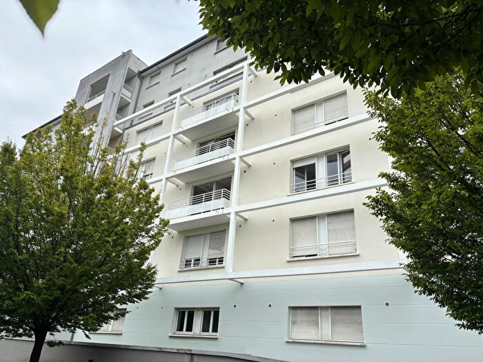 Appartement à vendre - Chelles, Centre-ville, Gare, Abbesses - 1 pièce