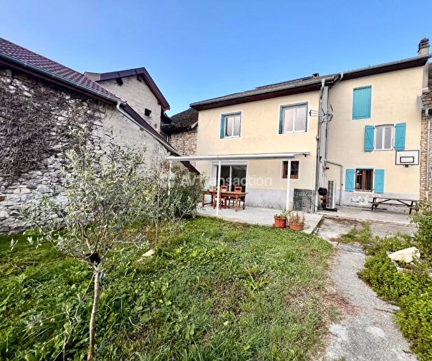 Maison à vendre - Yenne - 6 pièces - 4 chambres