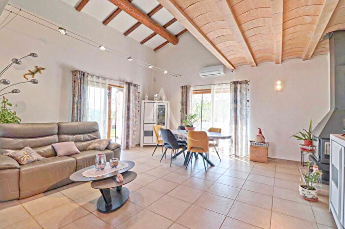 Maison 5 pièces à Quinson, à vendre