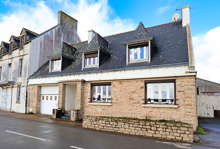 Maison à vendre - Plonéour-Lanvern - 6 pièces - 5 chambres