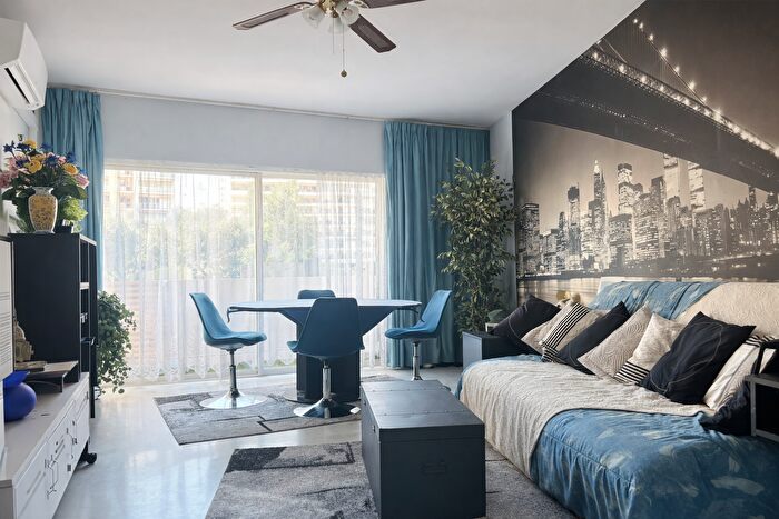 Appartement à vendre - Roquebrune-Cap-Martin, Carnolès, Gare, Cap Azur - 2 pièces - 1 chambre