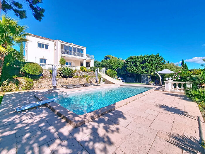 Maison à vendre - Fréjus, Saint-Aygulf - 6 pièces - 4 chambres