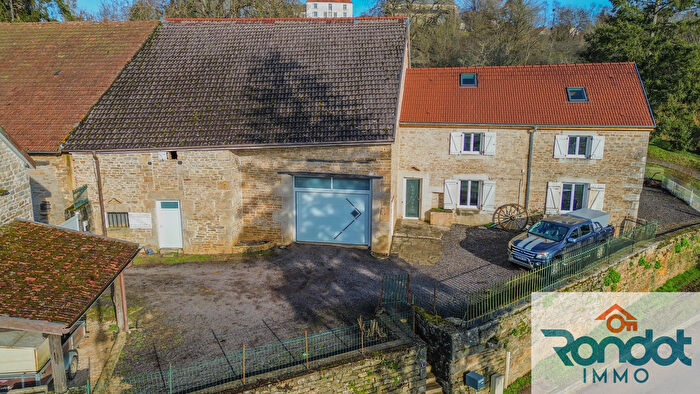 Maison à vendre - Saint-Broingt-les-Fosses - 6 pièces - 4 chambres